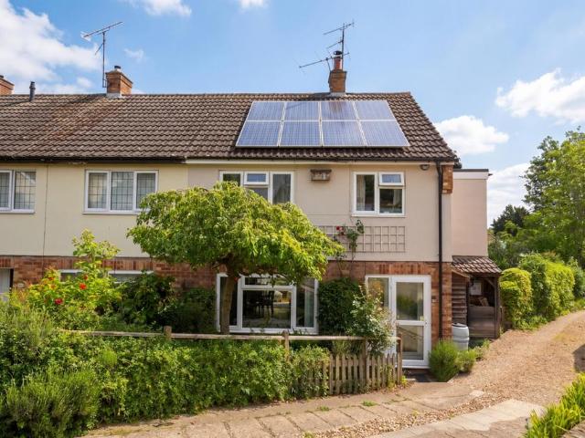 4 bedroom end of terrace house for sale