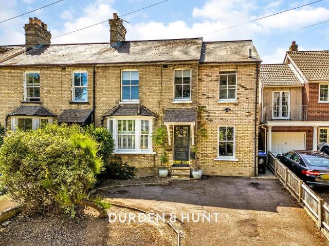 4 bedroom end of terrace house for sale