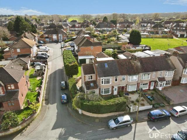 4 bedroom end of terrace house for sale
