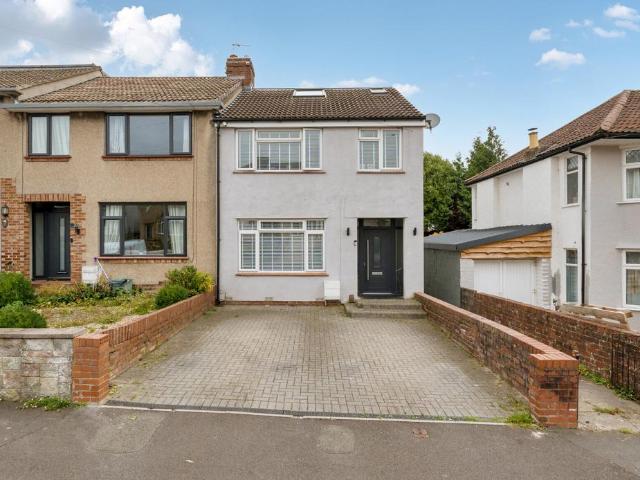 4 bedroom end of terrace house for sale