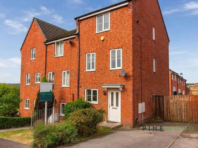4 bedroom end of terrace house for sale