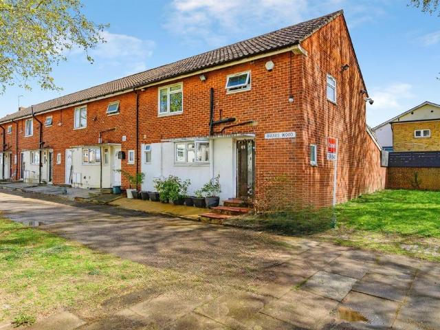 4 bedroom end of terrace house for sale