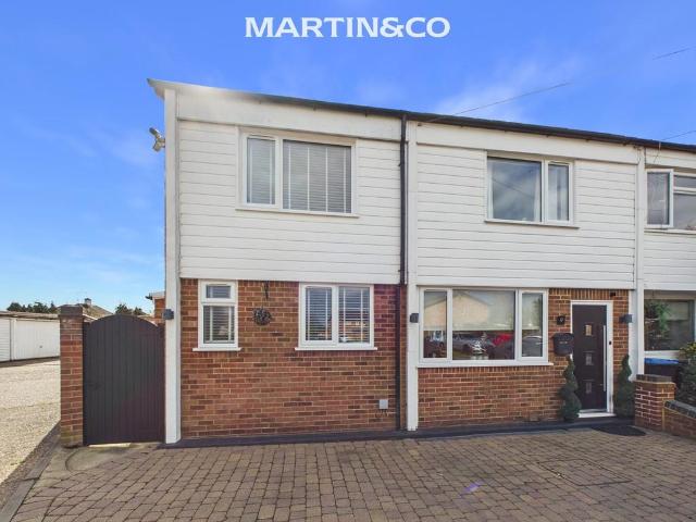 4 bedroom end of terrace house for sale