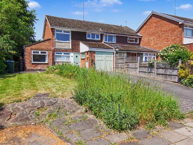 4 bedroom end of terrace house for sale