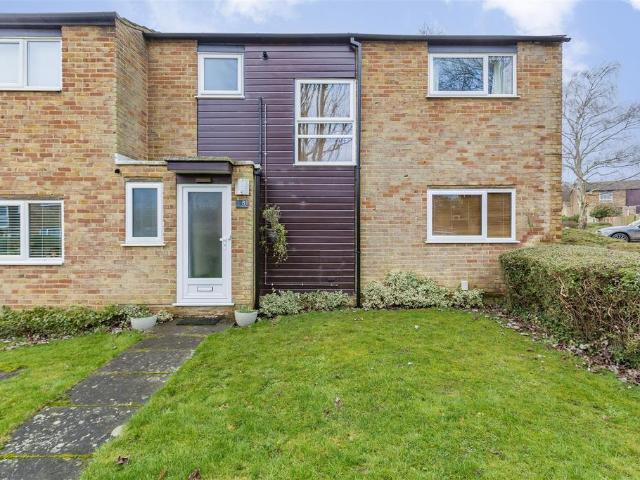 4 bedroom end of terrace house for sale