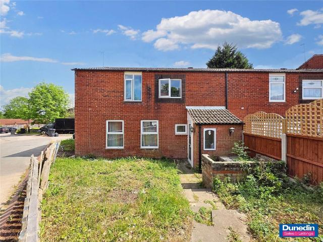 4 bedroom end of terrace house for sale