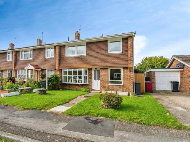 4 bedroom end of terrace house for sale