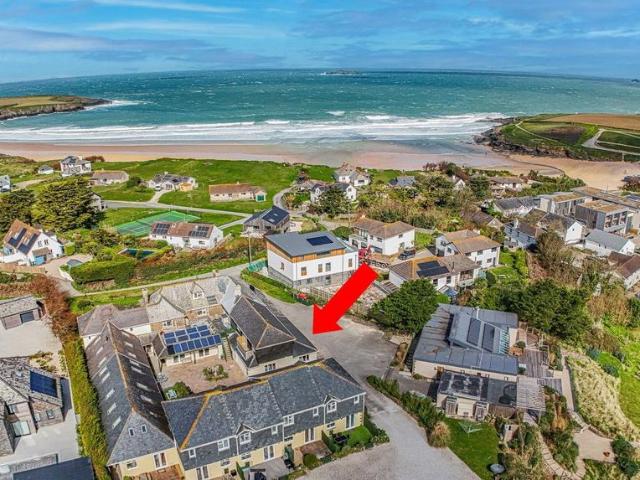 4 bedroom end of terrace house for sale