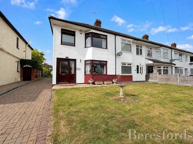 4 bedroom end of terrace house for sale