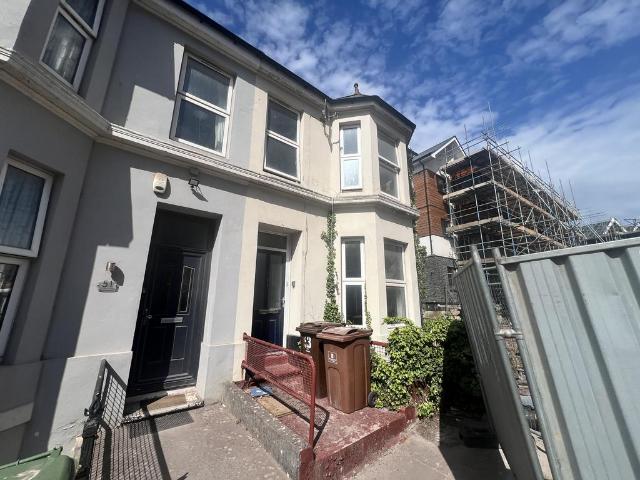 4 bedroom end of terrace house for sale