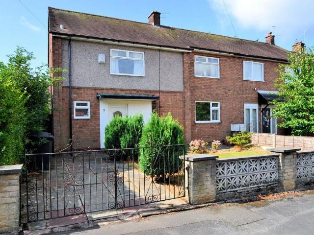 4 bedroom end of terrace house for sale