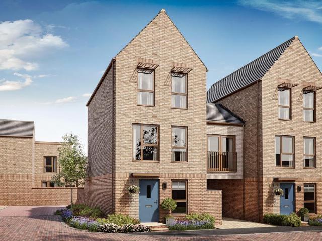 4 bedroom end of terrace house for sale