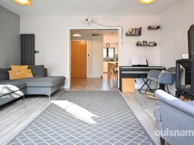 4 bedroom end of terrace house for sale