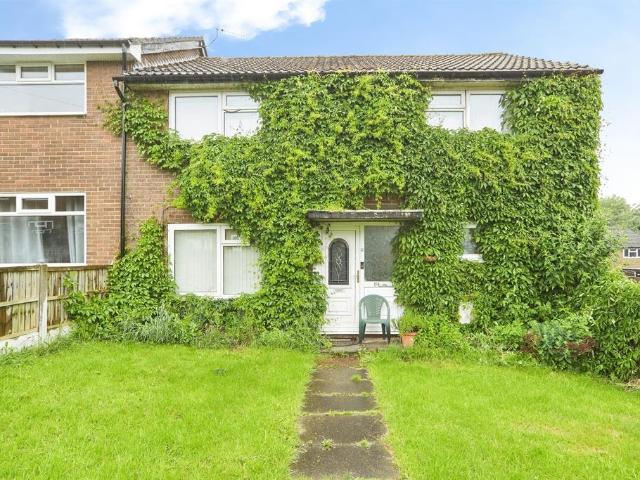 4 bedroom end of terrace house for sale