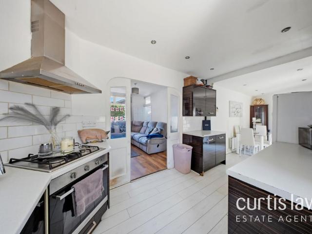 4 bedroom end of terrace house for sale