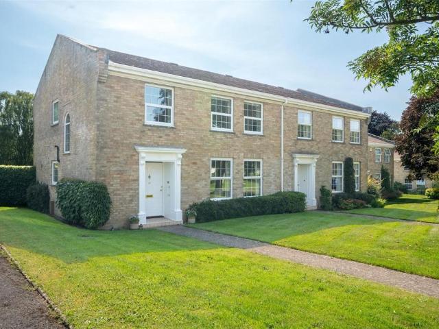 4 bedroom end of terrace house for sale