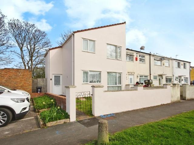 4 bedroom end of terrace house for sale