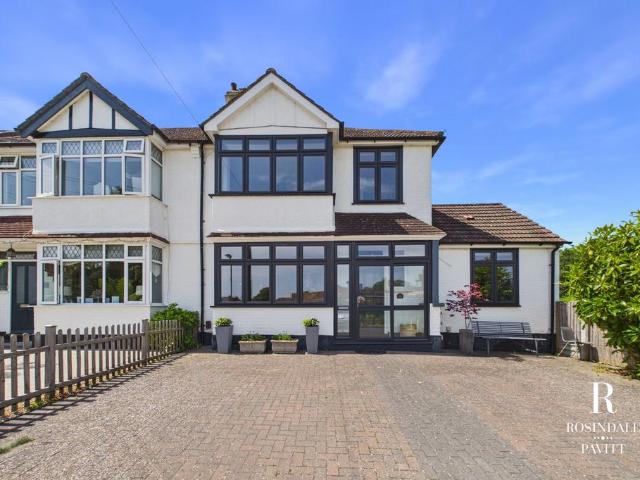 4 bedroom end of terrace house for sale
