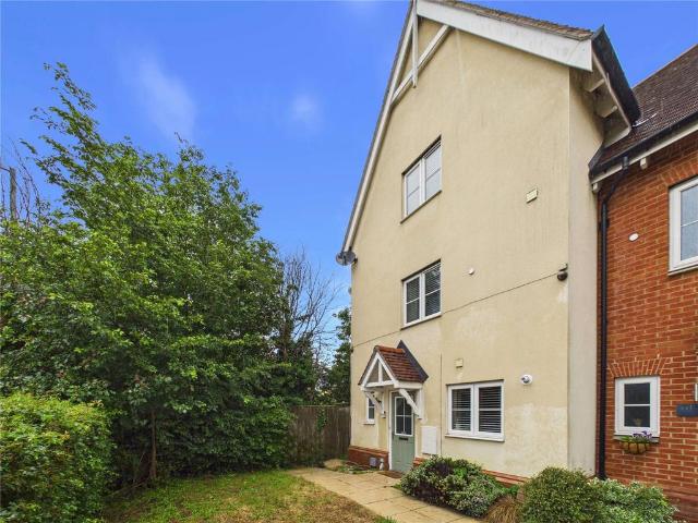4 bedroom end of terrace house for sale