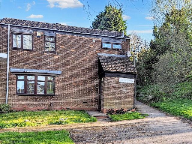 4 bedroom end of terrace house for sale