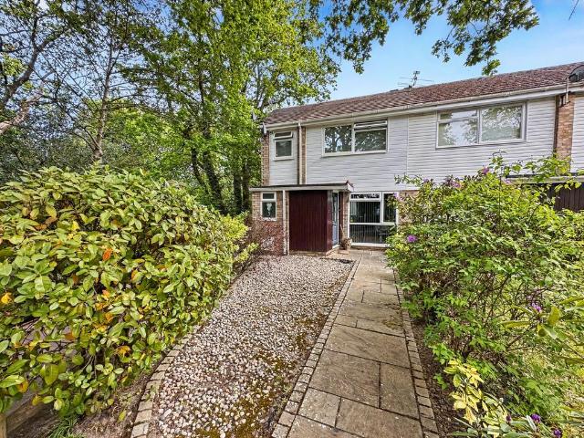 4 bedroom end of terrace house for sale