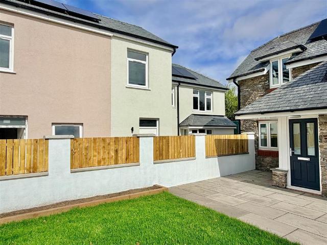 4 bedroom end of terrace house for sale