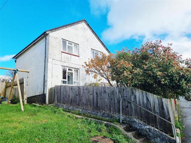 4 bedroom end of terrace house for sale