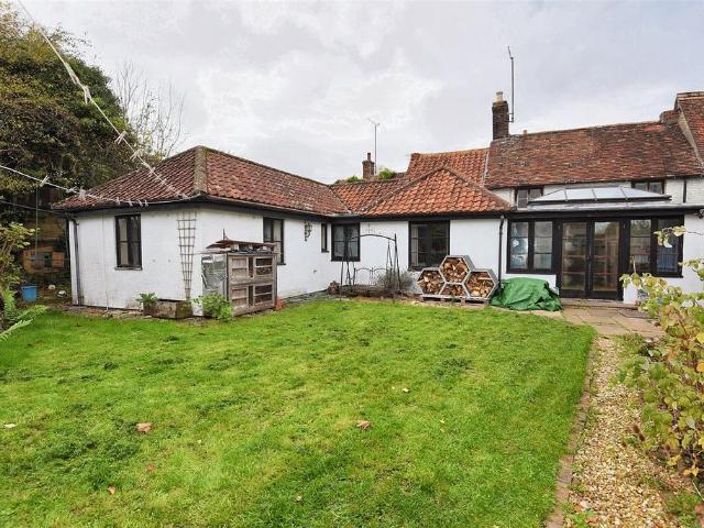 4 bedroom cottage for sale