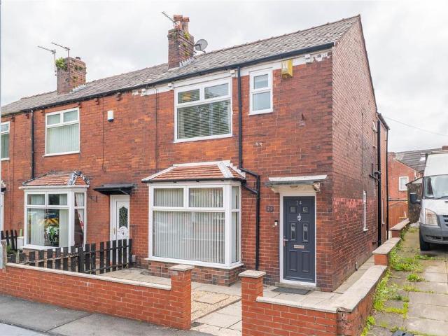 4 bedroom end of terrace house for sale