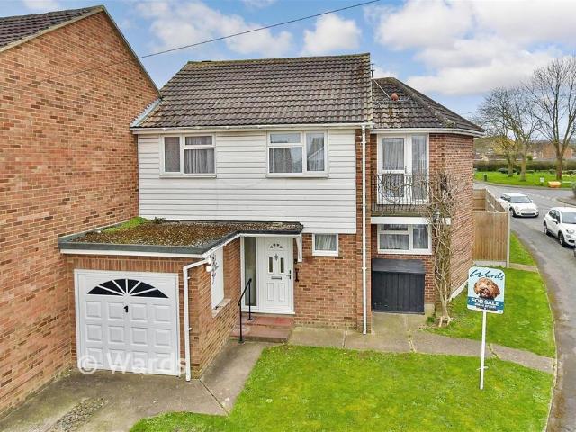 4 bedroom end of terrace house for sale