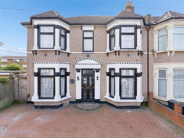 4 bedroom end of terrace house for sale