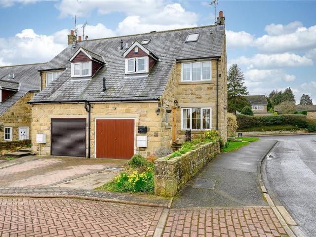 4 bedroom end of terrace house for sale