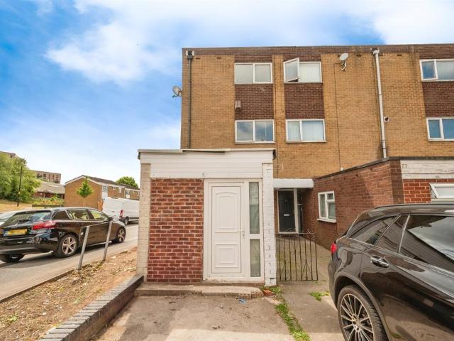 4 bedroom end of terrace house for sale