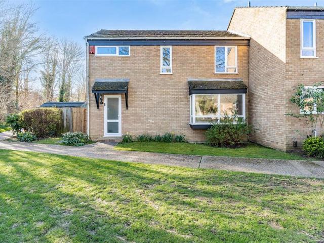 4 bedroom end of terrace house for sale
