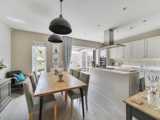 4 bedroom end of terrace house for sale
