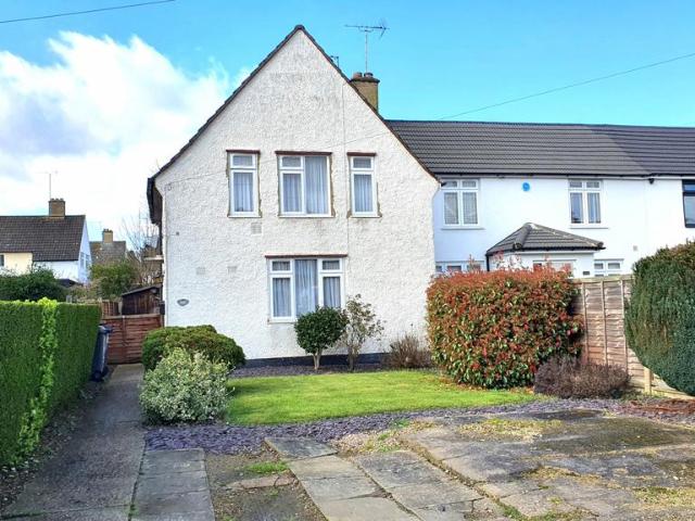 4 bedroom end of terrace house for sale
