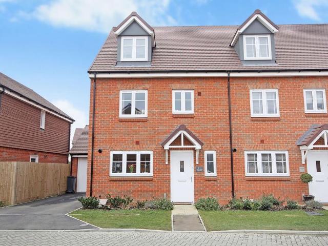 4 bedroom end of terrace house for sale