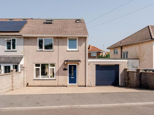 4 bedroom end of terrace house for sale