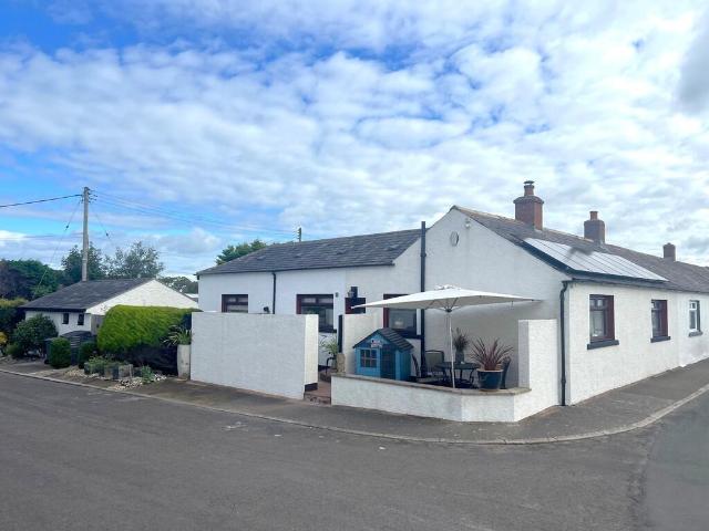 4 bedroom end of terrace house for sale
