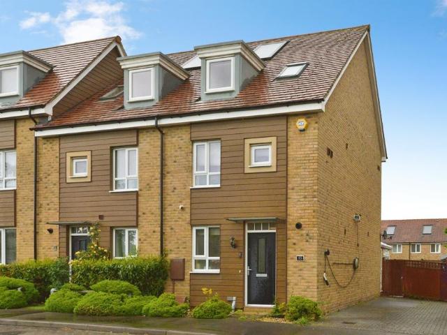 4 bedroom end of terrace house for sale