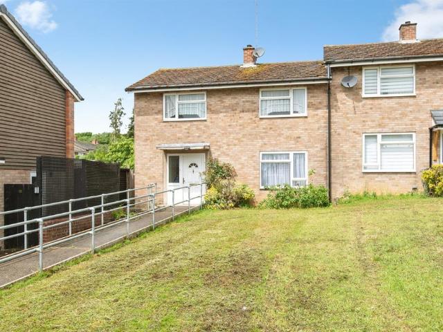 4 bedroom end of terrace house for sale