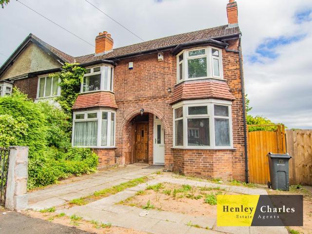 4 bedroom end of terrace house for sale