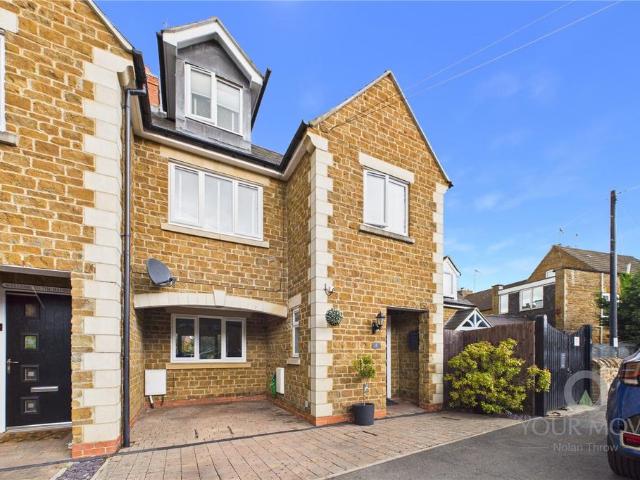 4 bedroom end of terrace house for sale