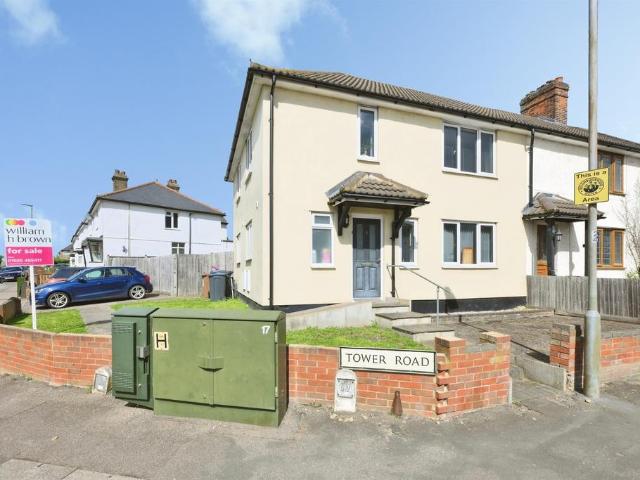 4 bedroom end of terrace house for sale