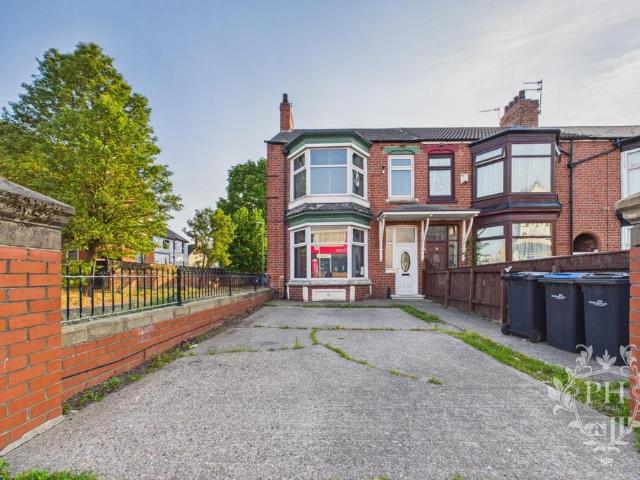 4 bedroom end of terrace house for sale