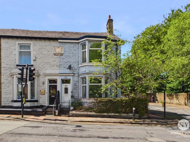 4 bedroom end of terrace house for sale