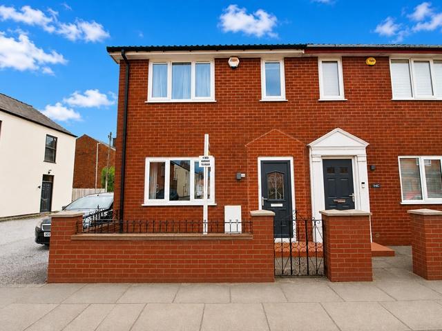 4 bedroom end of terrace house for sale