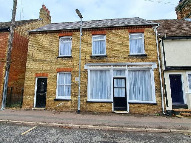 4 bedroom end of terrace house for sale