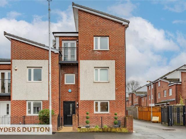 4 bedroom end of terrace house for sale