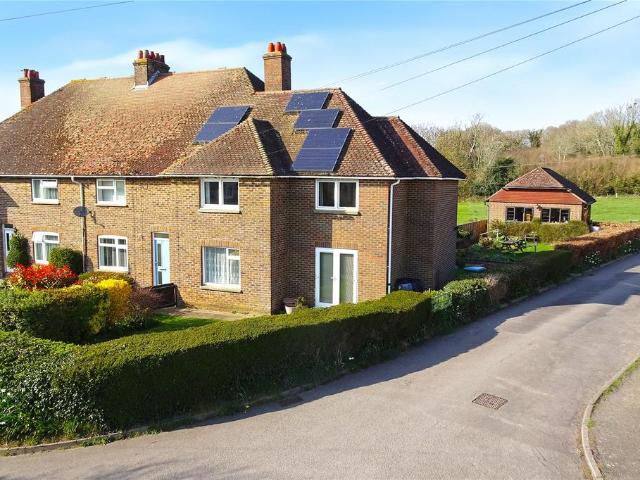 4 bedroom end of terrace house for sale